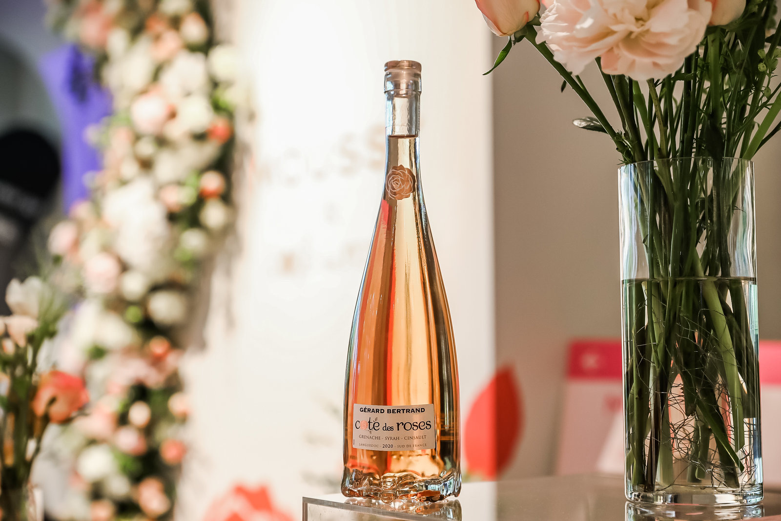 玫瑰丘葡萄酒携手MOUSSY，520展开有型有酒的宠爱攻势