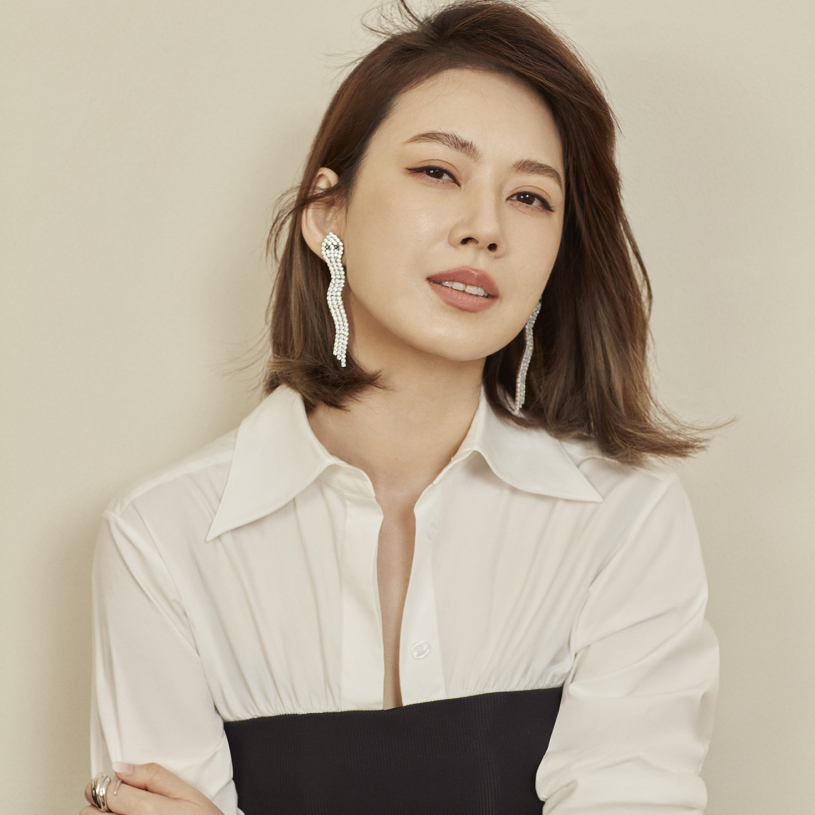 NET-A-PORTER带你穿越时光，跟随Melody抵达焕彩夏日