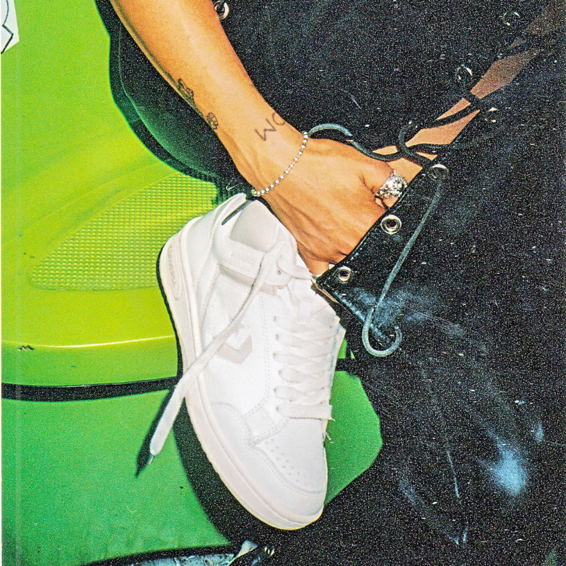 Converse再度携手UNDEFEATED推出限量联名 重塑标志性Weapon系列